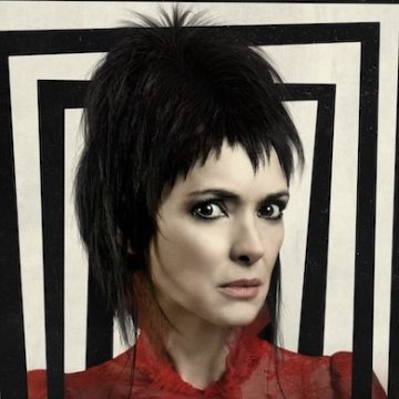 How To: Get Lydia Deetz’s Iconic Beetlejuice Halloween Look | Salon
